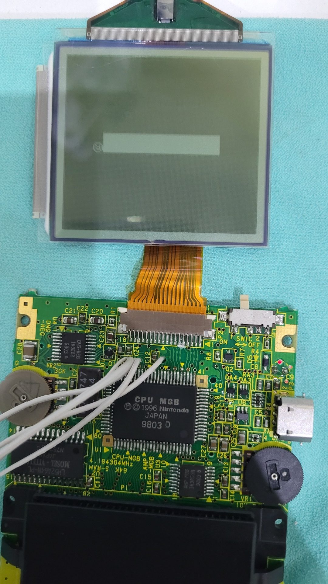 Gameboy pocket : backlight + bivert