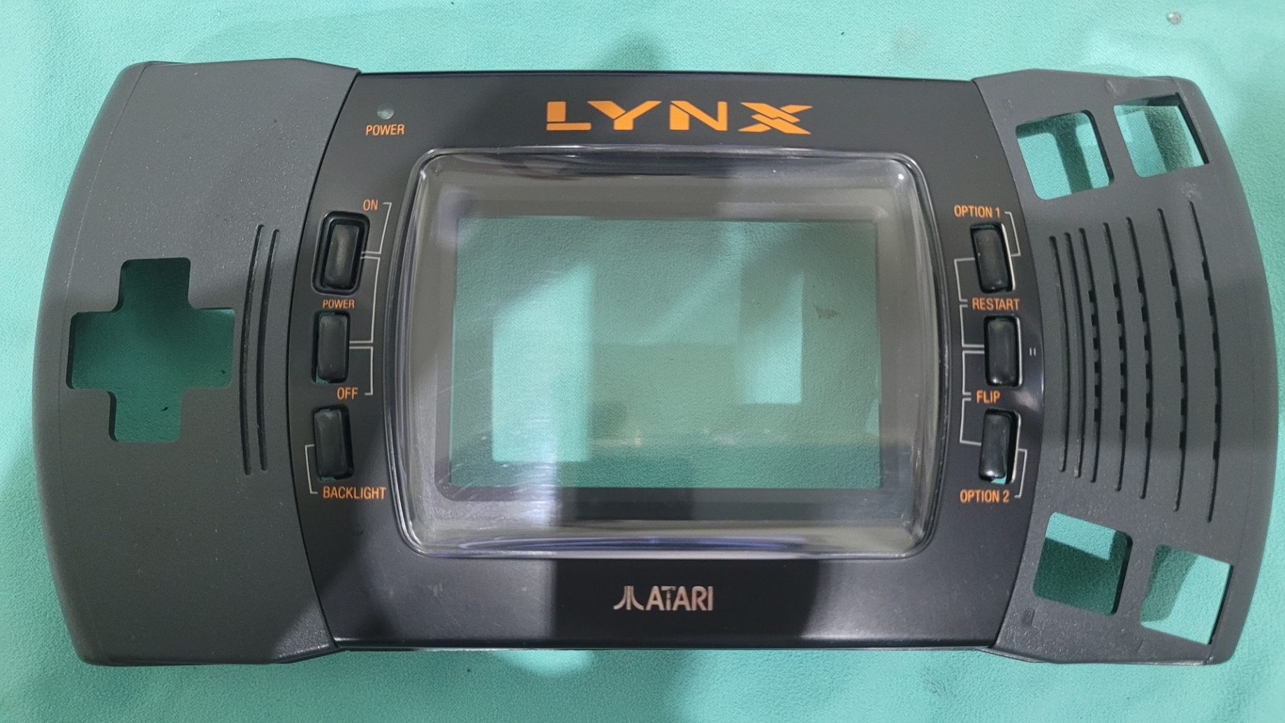 New LCD Display on Atari Lynx 2 from Bennvenn