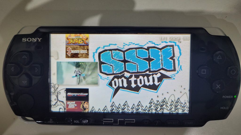 Changing the PSP 3000 screen