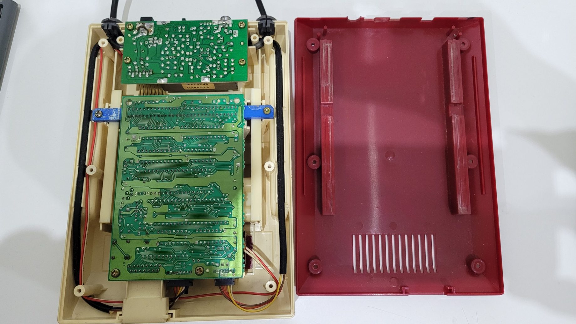 Famicom modded to output RGB signal with NesRGB