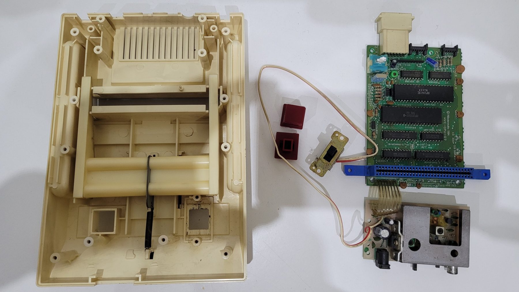 Famicom modded to output RGB signal with NesRGB