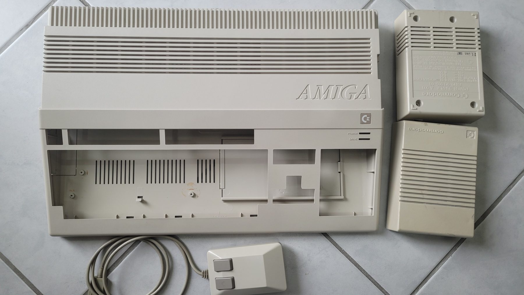 Restoring & Customizing an Amiga 500 – Workbench 1.3, Tools & Enhancements